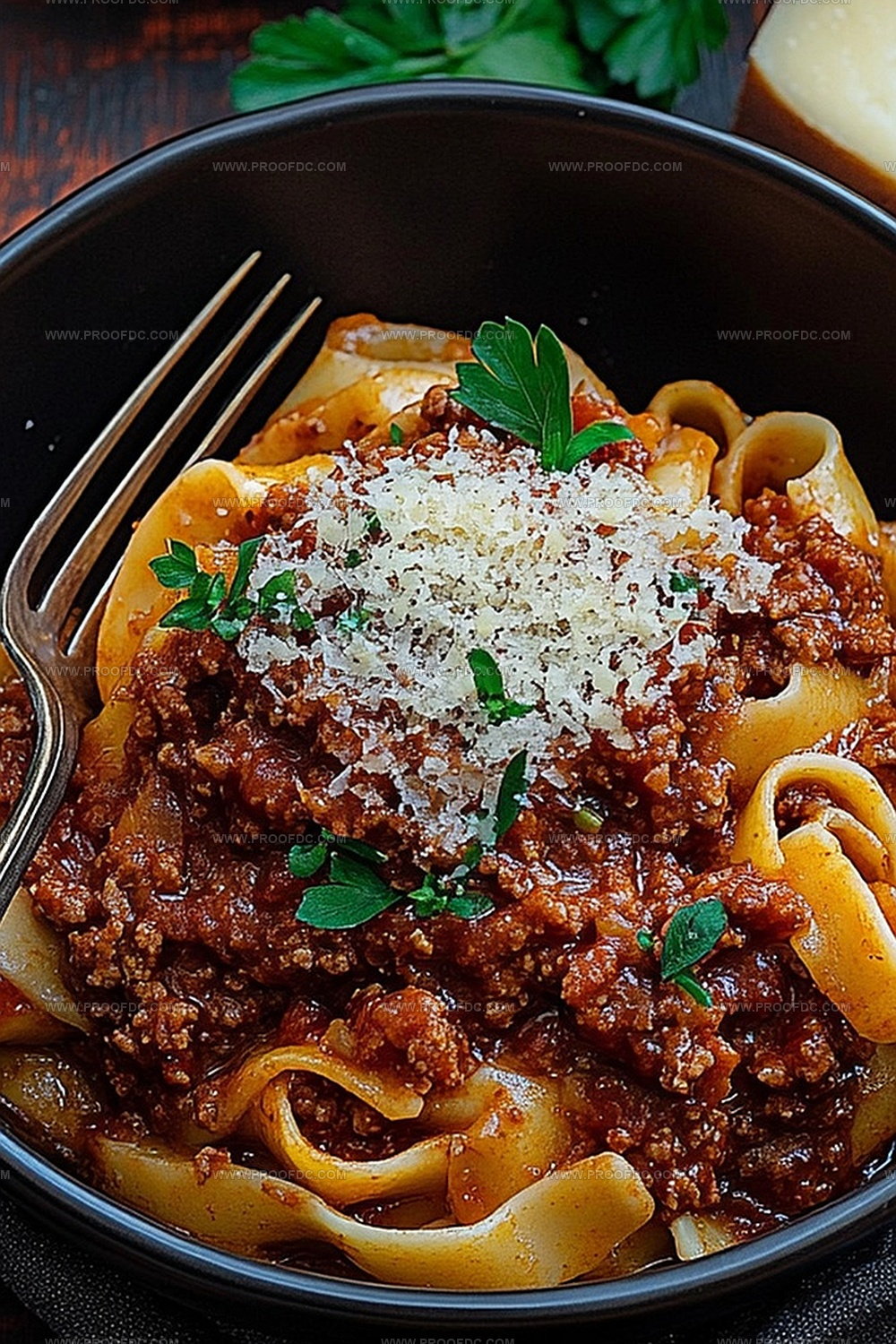The Hearty Italian Bolognese Sauce Recipe Everyone Loves - Pro of ...
